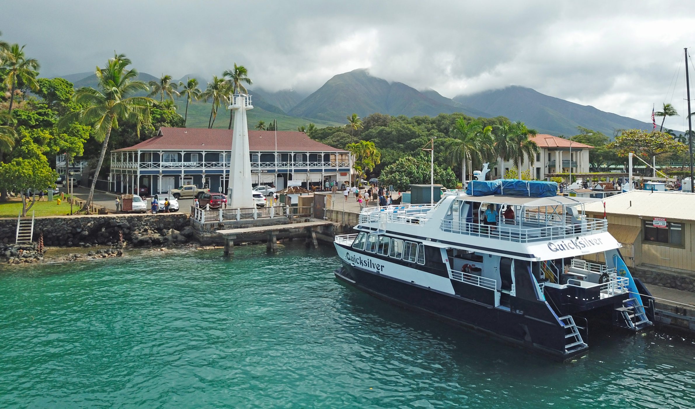 Boat Tour & Amenities | Quicksilver Maui