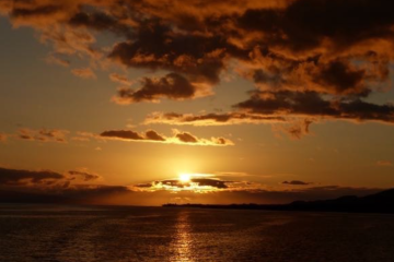 Maui Sunset Dinner Cruise in Lahaina | Quicksilver Maui